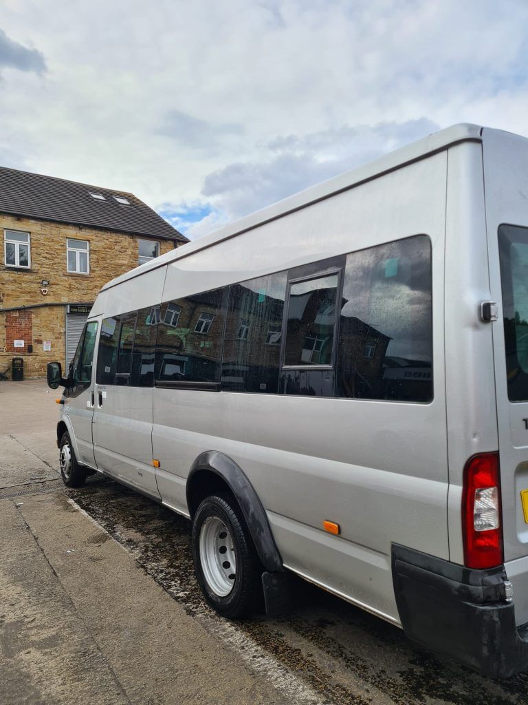 Minibus Hire Leeds - Kazi Minibus Hire